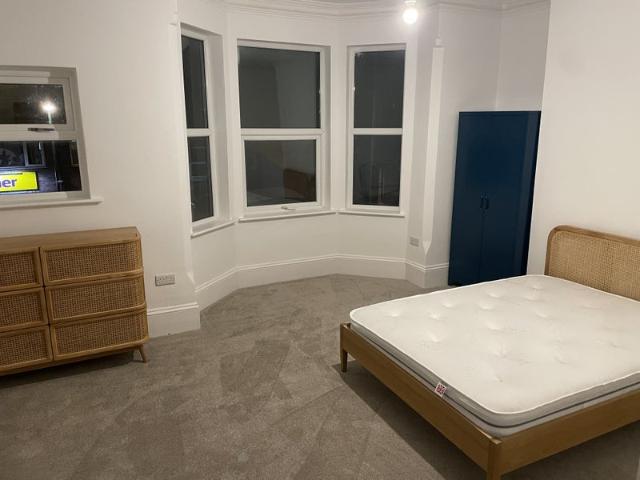 Room at Dale Terrace, Nottingham