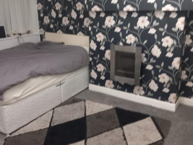 Room at Daleside Avenue, Leeds