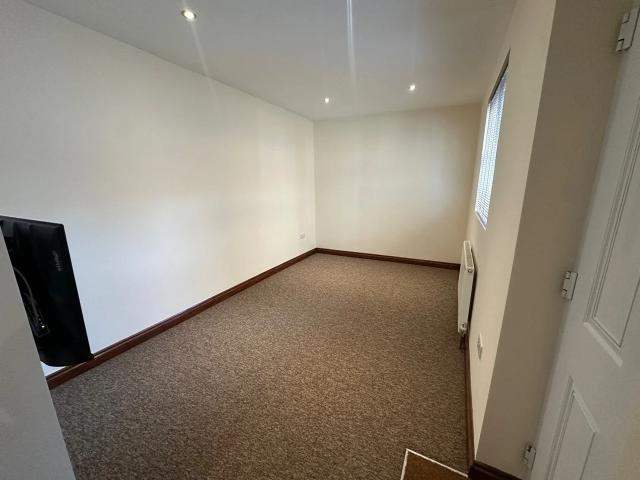 Room at Dallow Road, Luton
