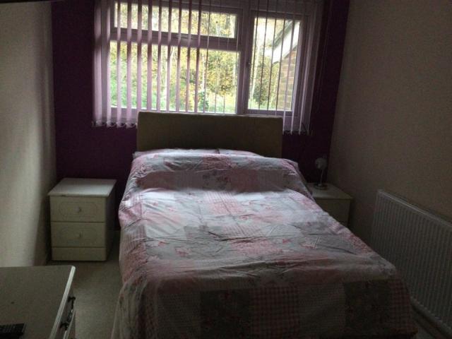 Room at Dampier Walk, Crawley