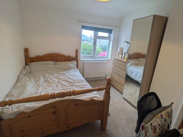 Room at Danethorpe Vale, Nottingham