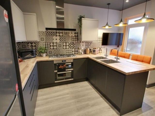 Room at Danvers Road, Leicester