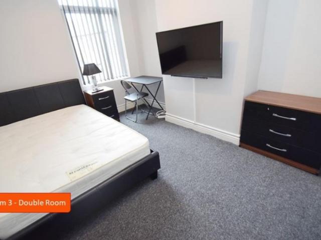Room at Darnley Street, Stoke on Trent