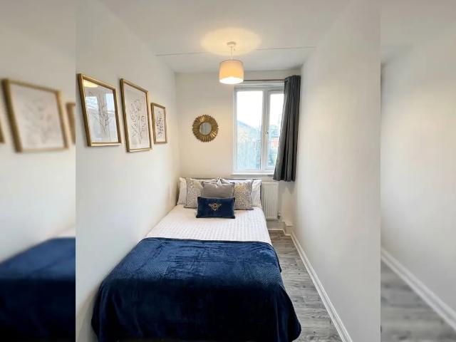 Room at Darfield Way, Greater London