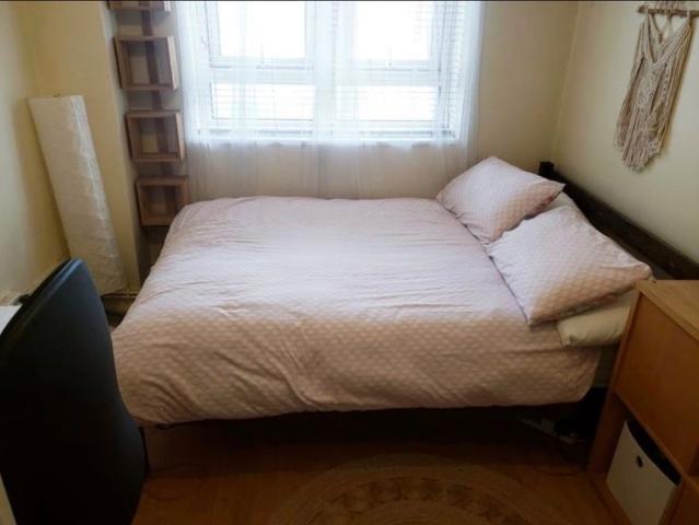 Room at Darling Row, Greater London