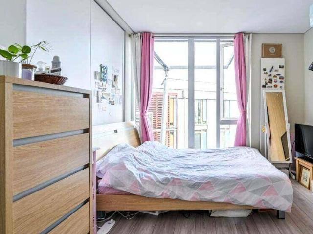 Room at Dartmouth Road, Greater London