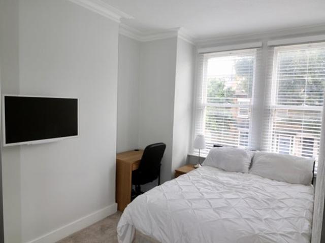 Room at Darwin Road, Greater London