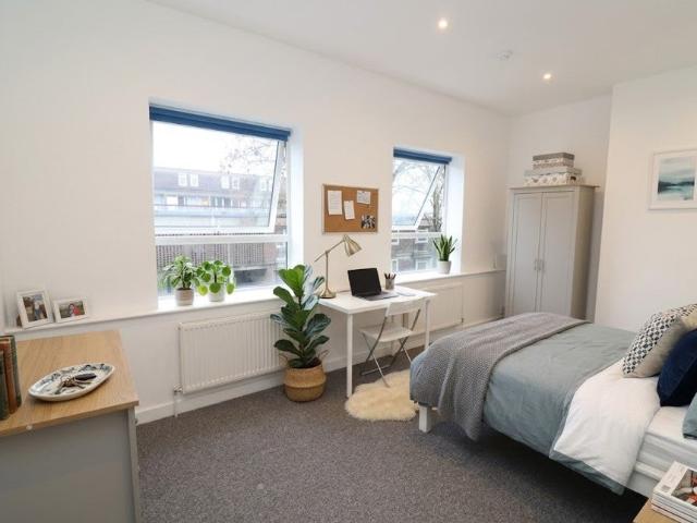 Room at Dawes Road, Greater London