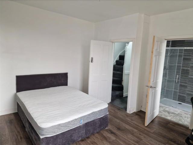 Room at Dawlish Crescent, Leeds