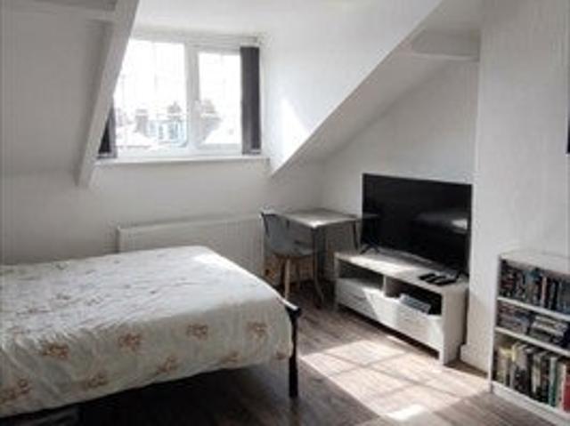 Room at Dawlish Crescent, Leeds