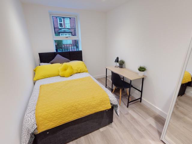 Room at Dawlish Road, Birmingham