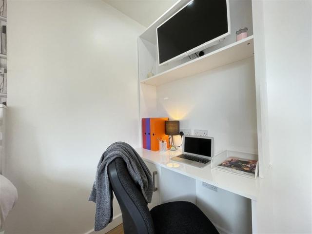 Room at Dawlish Road, Birmingham