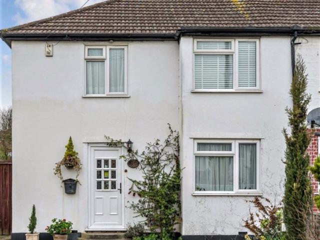 Room at Dawson Avenue, Greater London
