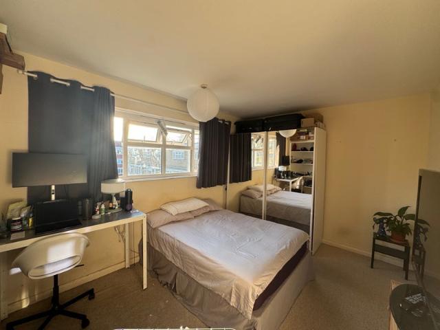 Room at Dawson Street, Greater London