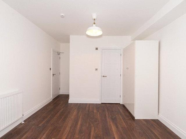 Room at Davidson Road, Greater London