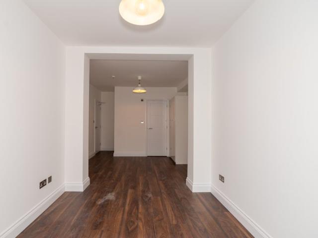 Room at Davidson Road, Greater London