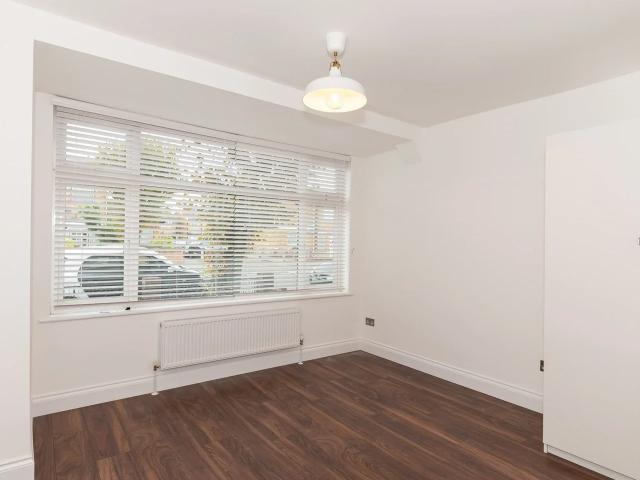 Room at Davidson Road, Greater London