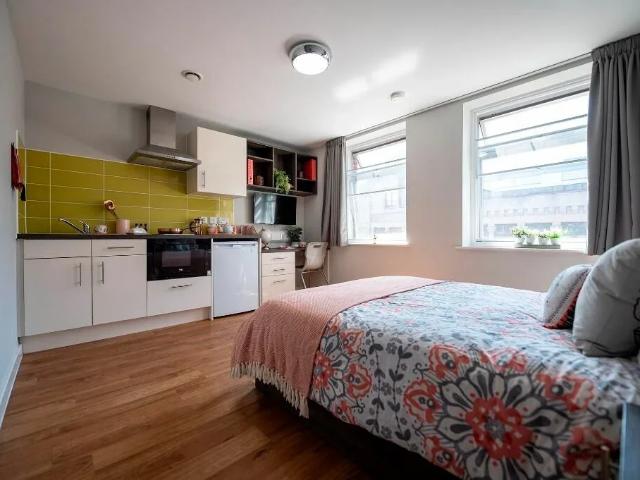 Room at Davies Street, Liverpool