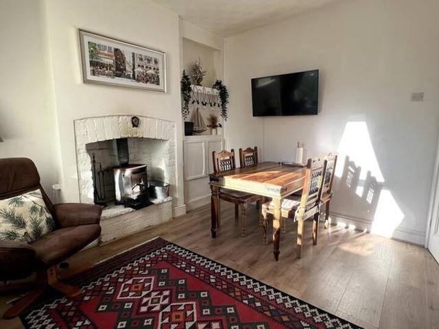 Room at Daviot Street, Cardiff