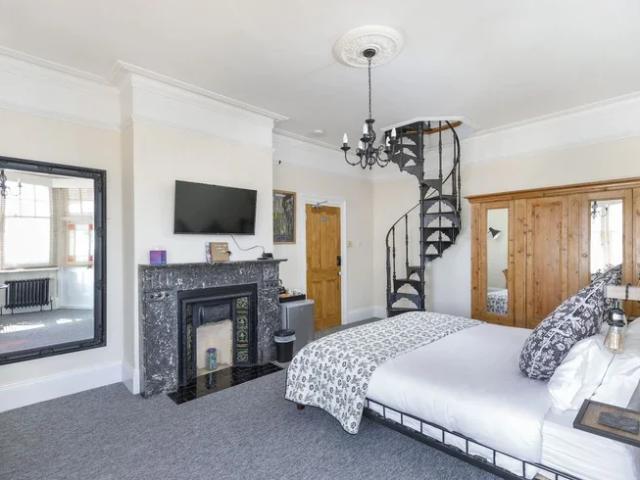 Room at De Courcel Road, Brighton