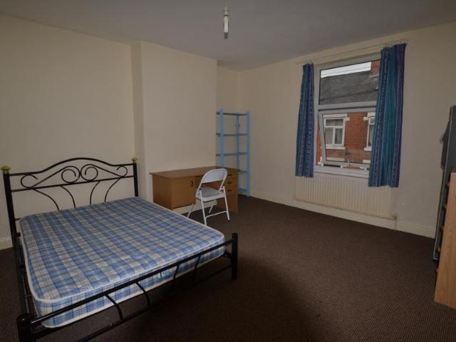Room at Dean Street, Derby