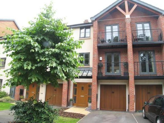 Room at Deane Road, Nottingham