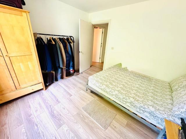 Room at Deals Gateway, Greater London