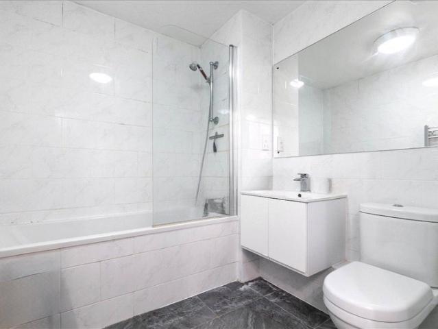 Room at Deals Gateway, Greater London