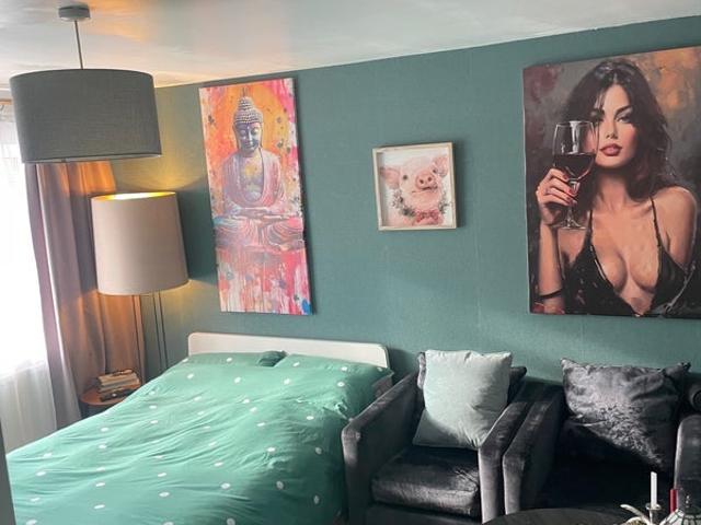 Room at Dedworth Road, Windsor
