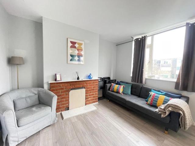 Room at Deeley Road, Greater London