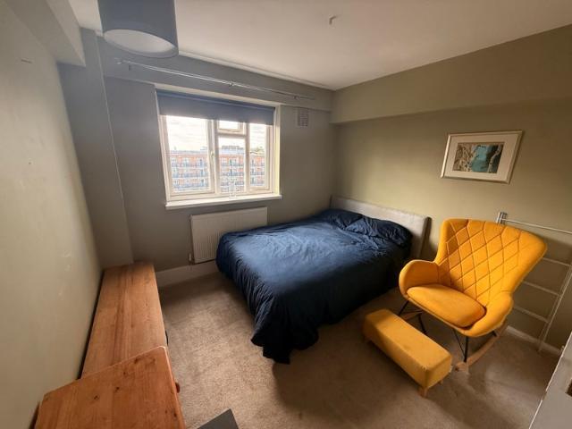 Room at Deepdene Gardens, Greater London