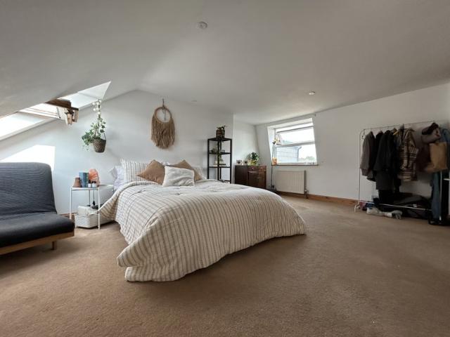 Room at Deodar Road, Greater London