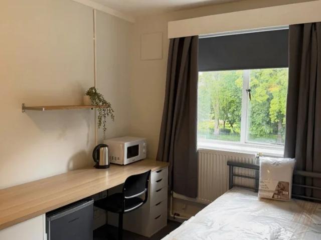 Room at Demesne Road, Manchester