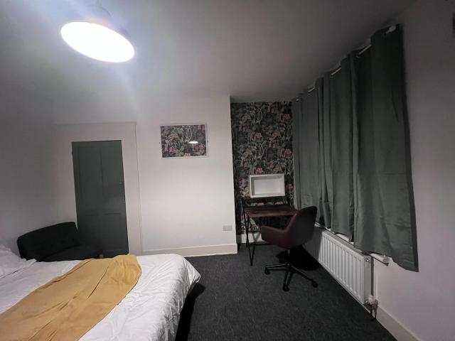Room at Denmark Road, Greater London