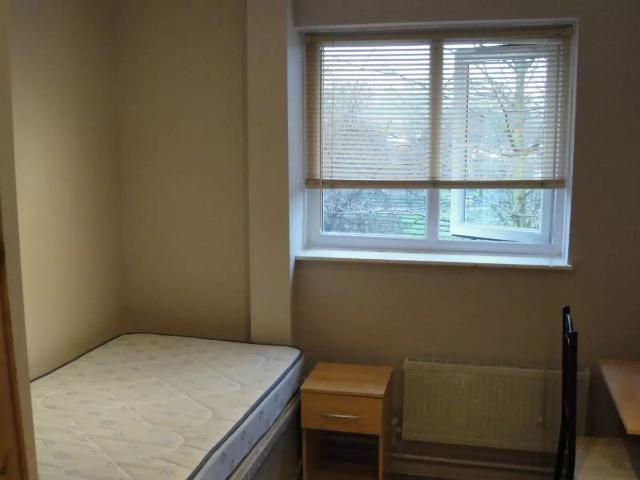 Room at Dennett Close, Nottingham