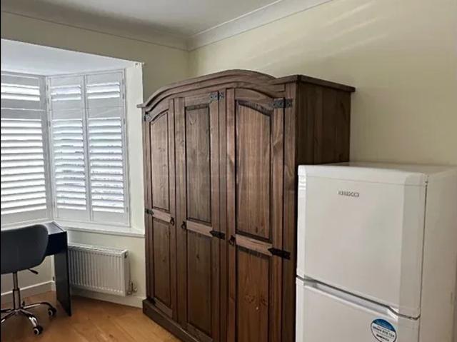 Room at Dene Road, Oxford