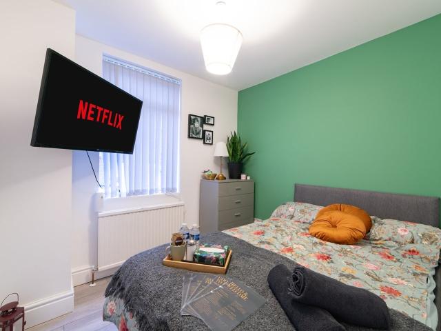 Room at Denebank Road, Liverpool