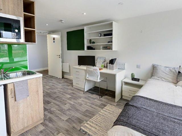 Room at Denham Street, Greater London