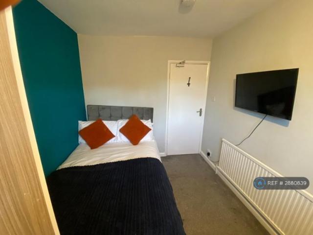 Room at Desborough Avenue, High Wycombe