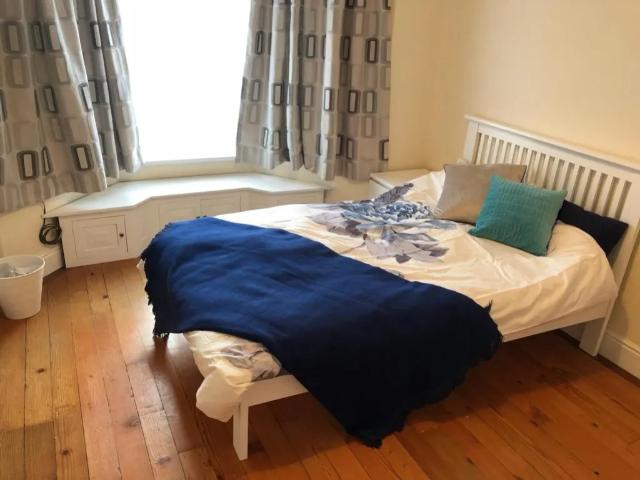 Room at Desborough Road, Eastleigh