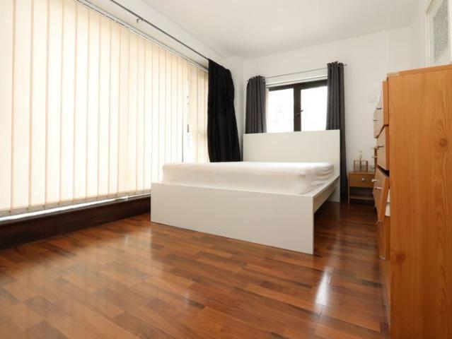 Room at Deptford Ferry Road, Greater London