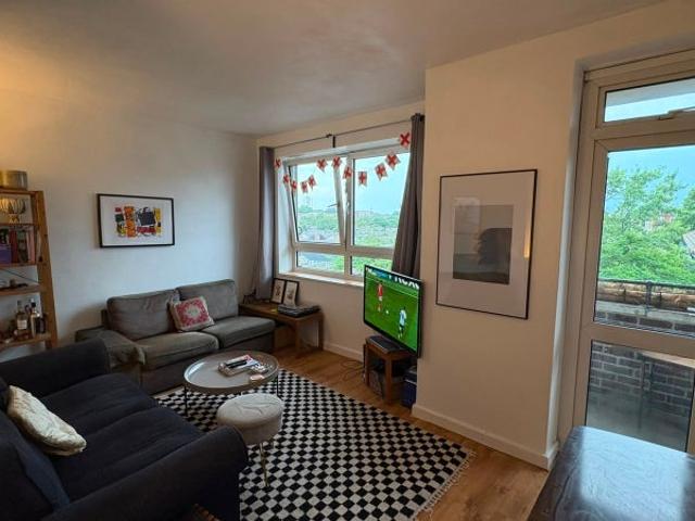 Room at Deptford Strand, Greater London