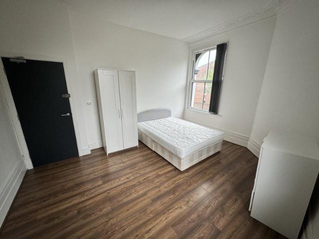 Room at Dermody Road, Greater London