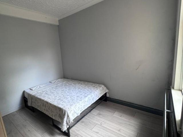 Room at Derby Road, Greater London