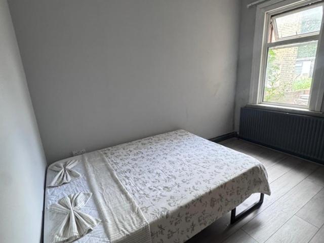 Room at Derby Road, Greater London