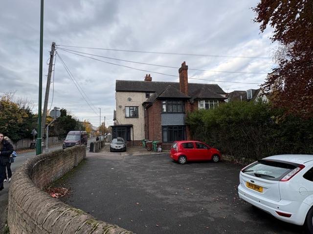 Room at Derby Road, Nottingham