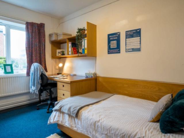 Room at Derby Road, Nottingham