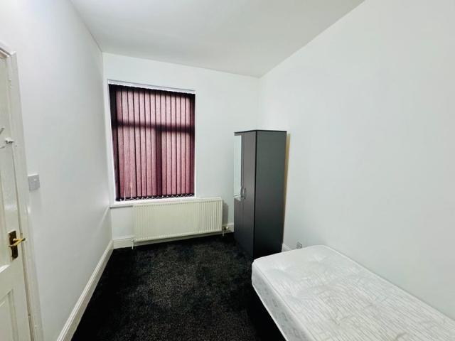 Room at Derby Street, Farnworth
