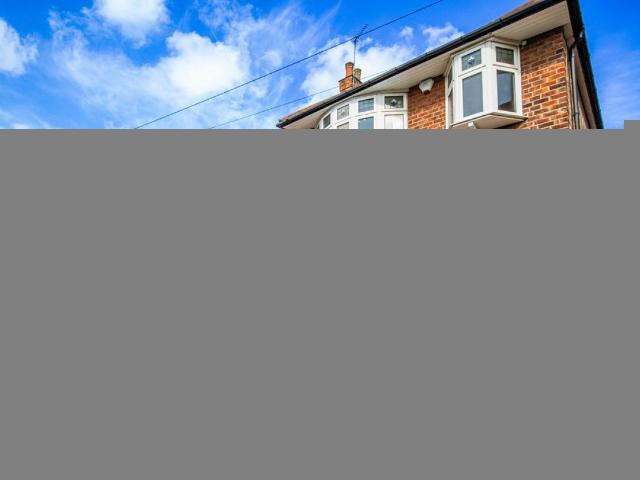 Room at Derbyshire Crescent, Nottingham