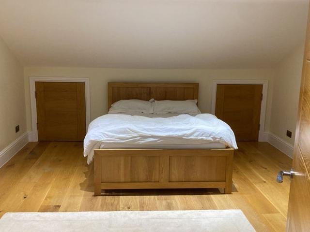 Room at Derbyshire Street, Greater London